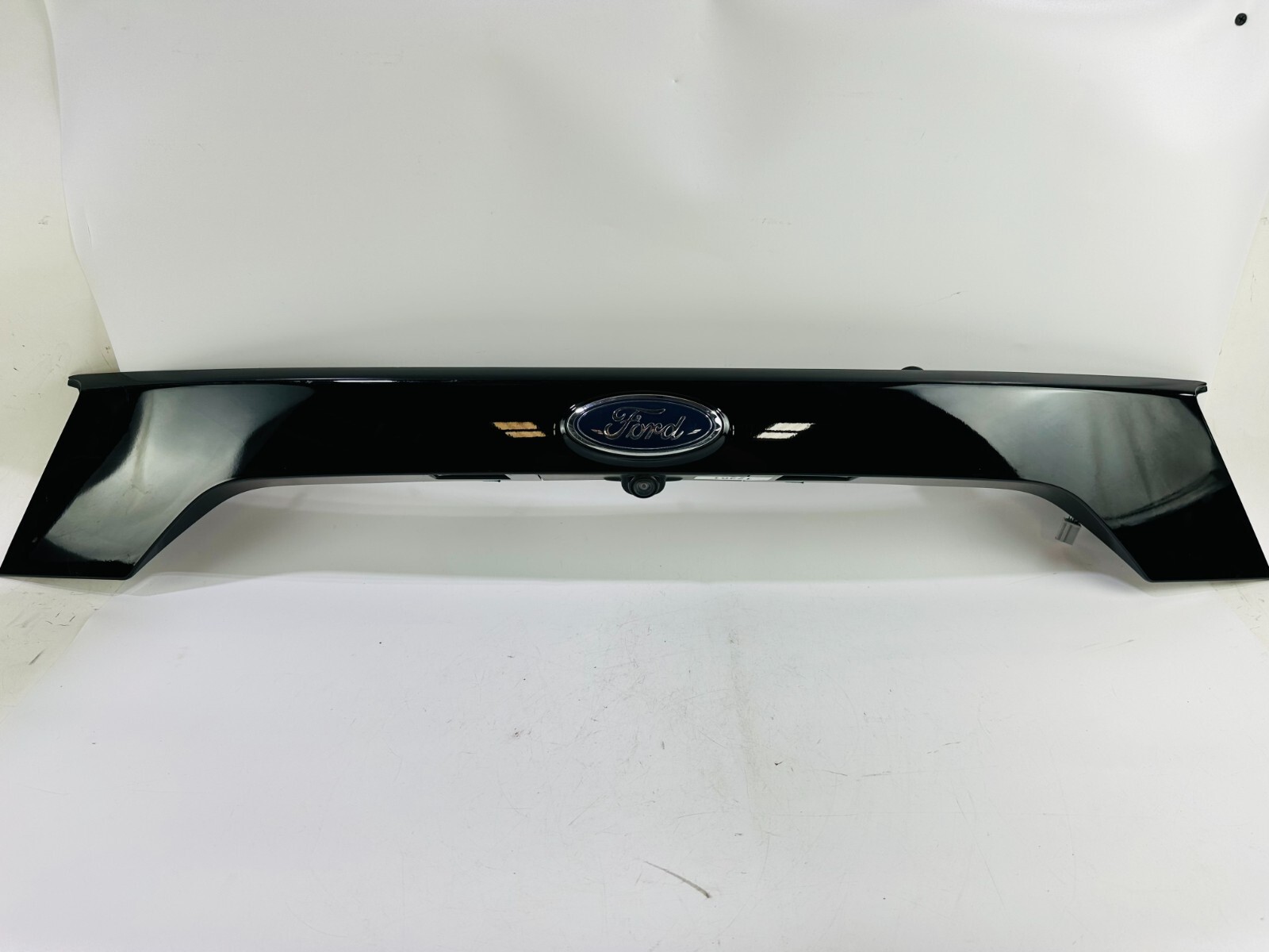 2017 2018 2019 FORD ESCAPE TAILGATE UPPER TRIM MOLDING WITH CAMERA OEM ...