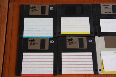10 x FLOPPY DISKS - 3.5 Inch 1.44 MB Floppy Disc Various Colours/Makes ...