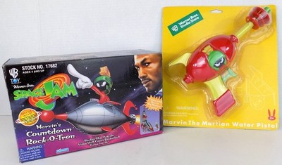 Space Jam Rock-O-Tron basketball rocket game & Marvin the Martian water ...