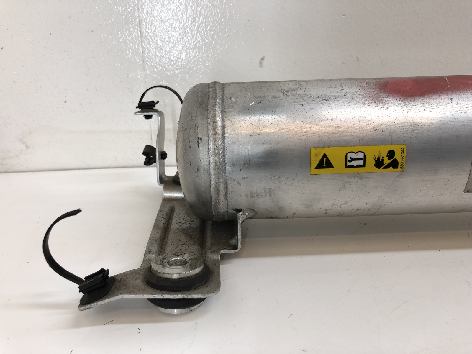 Maserati Levante SQ4 2018 AIR SUSPENSION REAR RESERVOIR TANK 6700375220 ...