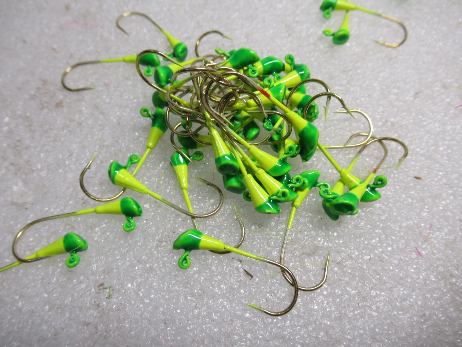 SHAD DARTS 25 PCS PAINTED 1/32 OZ DART JIG HEAD GOLD HOOK CRAPPIE ...