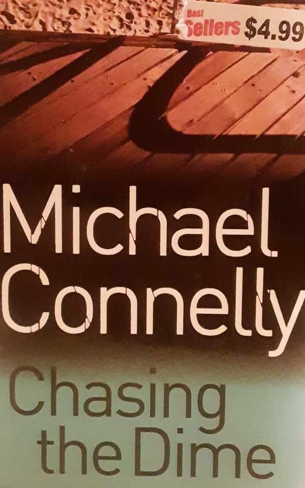 3 Michael Connelly books. The Poet, Lincoln Lawyer & Chasing The Dime ...