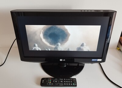 LG 19 Inch LCD tv with HDMI Digital tuner and remote excellent ...