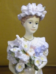 THE LEONARDO COLLECTION ELITE COLLECTION - SUMMER BOUQUET (1) LADY WITH ...