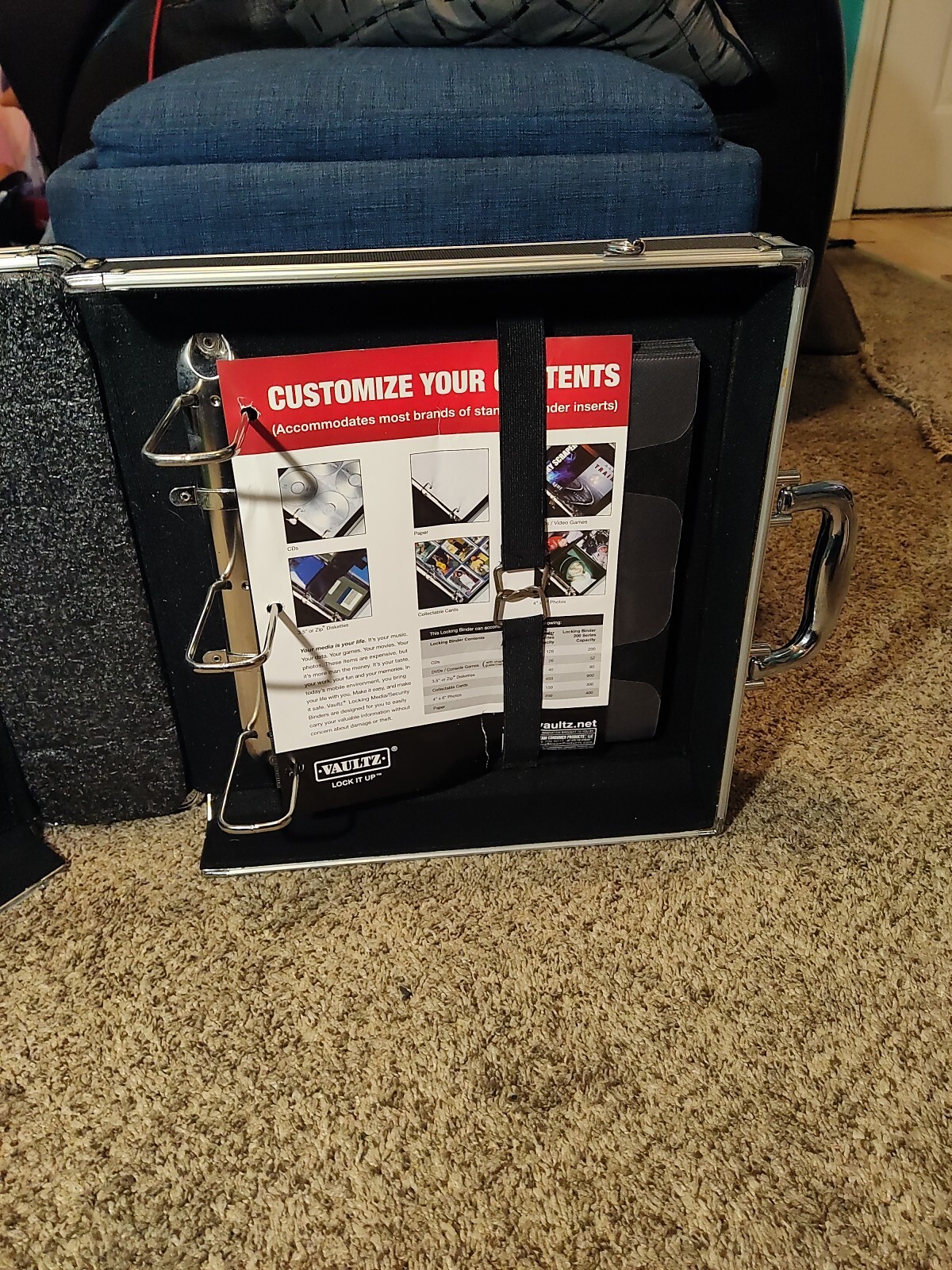 Vaultz Locking Media Binder Briefcase Style 104 CD DVD 14'14 for sale ...