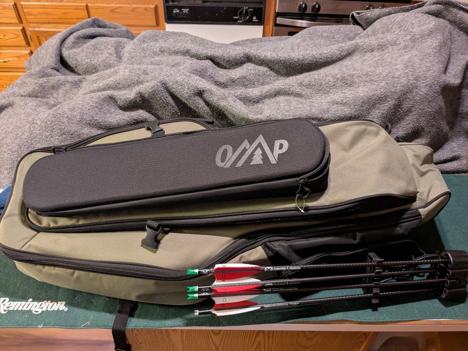 Ten-Point Viper S400 Black Crossbow w/ Case, Arrows and Quiver, Archery ...