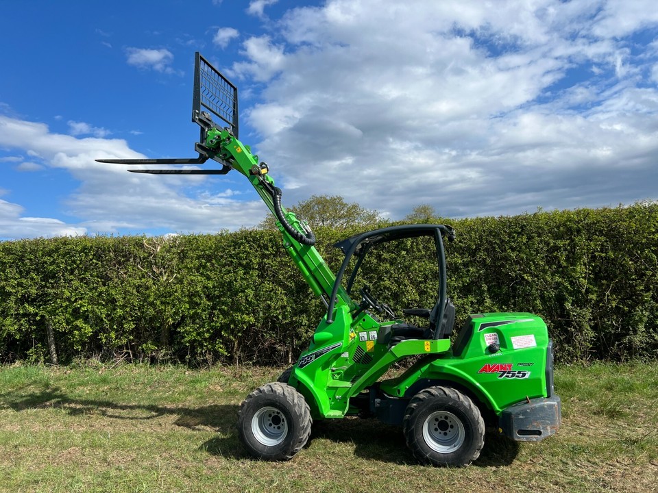 2021 Avant 755 Wheeled Loader - C/W Forks & Weights - 316 Hours - 57HP ...