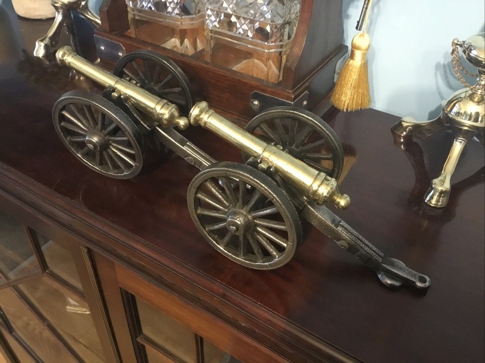 A BEAUTIFUL PAIR OF ANTIQUE TABLE CANNON ,BRASS & CAST-IRON CIRCA 1900 ...