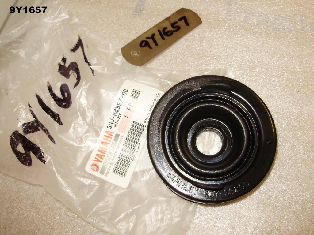 YAMAHA R1 2004 - 2008 HEADLIGHT SOCKET COVER GENUINE OEM LOT9 9Y1657 | eBay