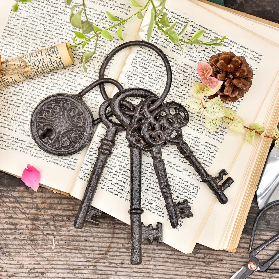 Cast Iron Skeleton Keys - Antique Style Keyring Props Pirate Treasure ...