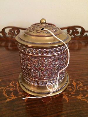 ANTIQUE VINTAGE ENGLISH BRASS EMBOSSED FIGURAL LION STRING BOX HOLDER ...