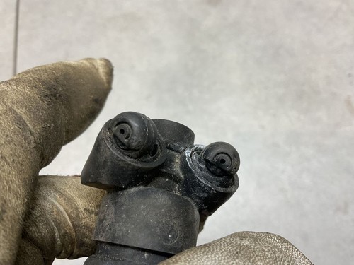 Audi A3 S3 8P 2009 Left headlight washer spray nozzle 8P0955101B ...