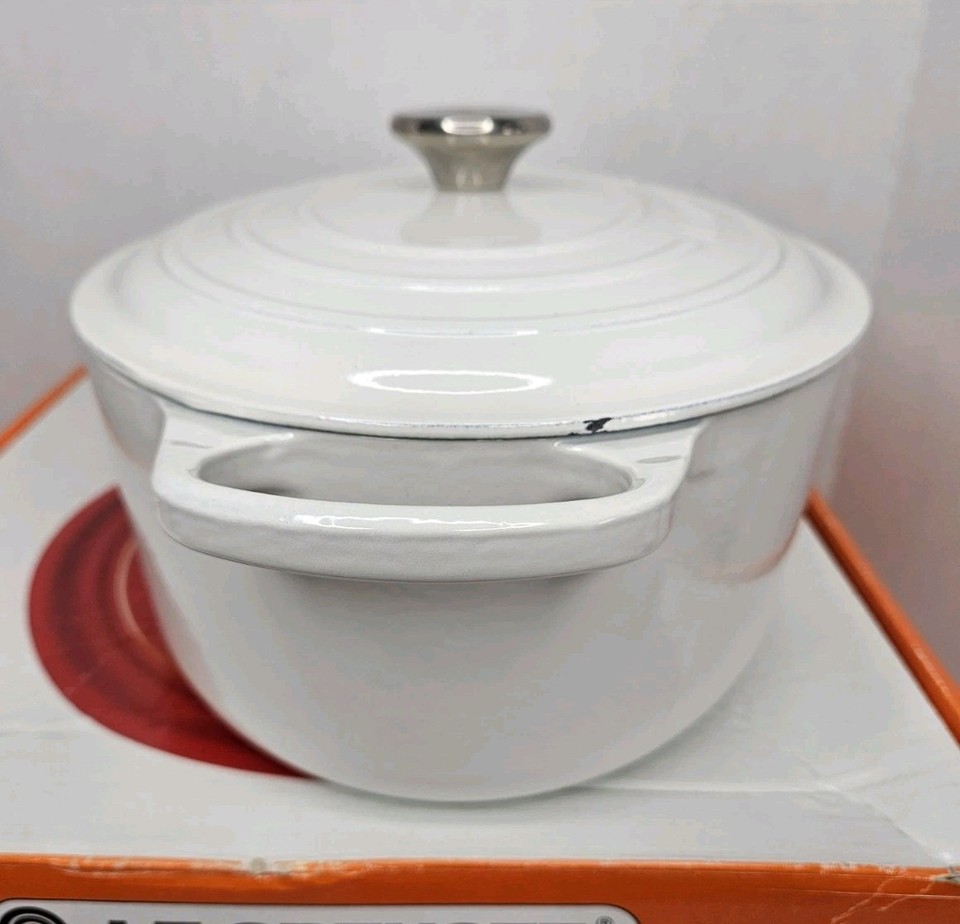 Le Creuset Signature Enameled Cast Iron Oval Dutch Oven White 6 3/4 Qt ...