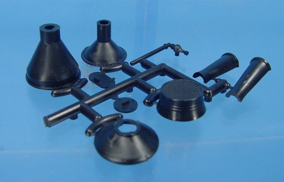 HO/HOn3 ROUNDHOUSE SHAY STEAM LOCOMOTIVE STACK AND HATCH ASSORTMENT MDC ...