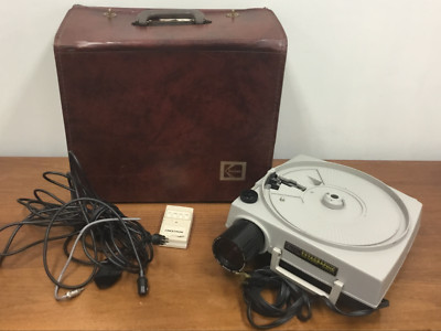 KODAK - Model: AF-2 - Ektagraphic Slide Projector w/Carry Case | eBay