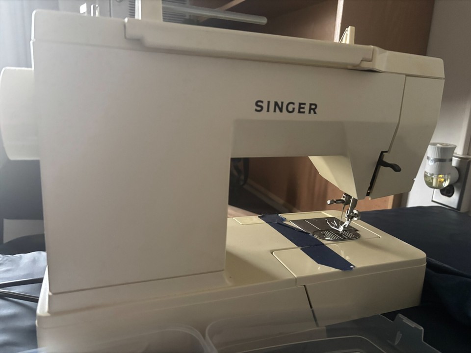 Singer Sewing Machine 4610. | eBay