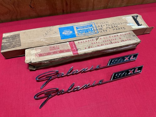 NOS 1962 FORD GALAXIE 500 XL QUARTER PANEL EMBLEMS SCRIPT C2AZ-7625622 ...