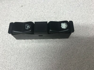 MERCEDES BENZ 190E POWER WINDOW SWITCH 0008208110 1984 | eBay