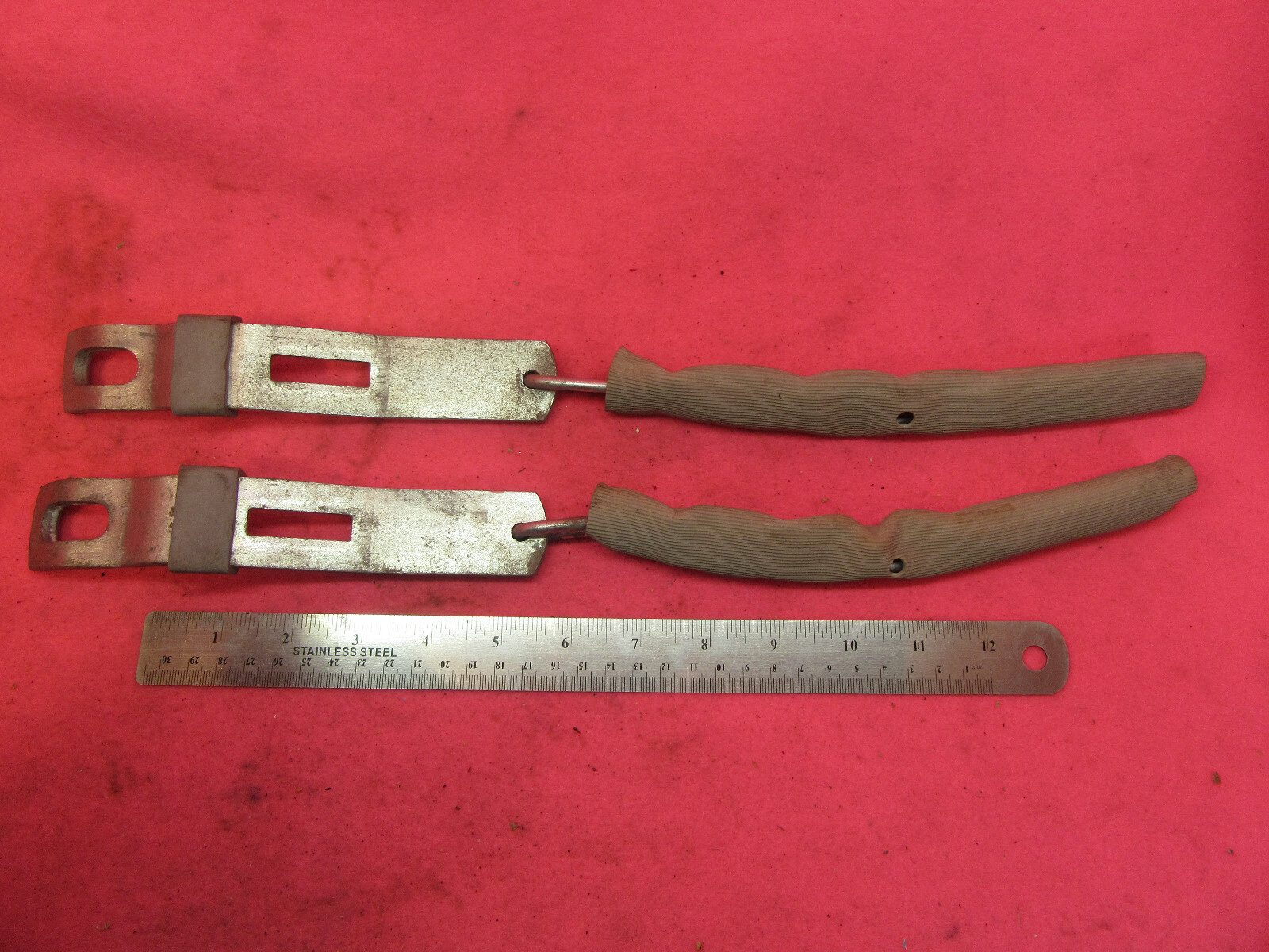 NOS 1960-1966 Chevy Fleetside Pickup C10 C20 Tailgate Chains w/ covers ...