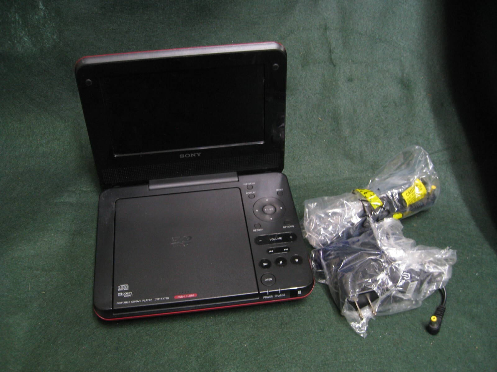 Sony DVP-FX750 Portable DVD Player with Screen 7" + AC and DC power ...