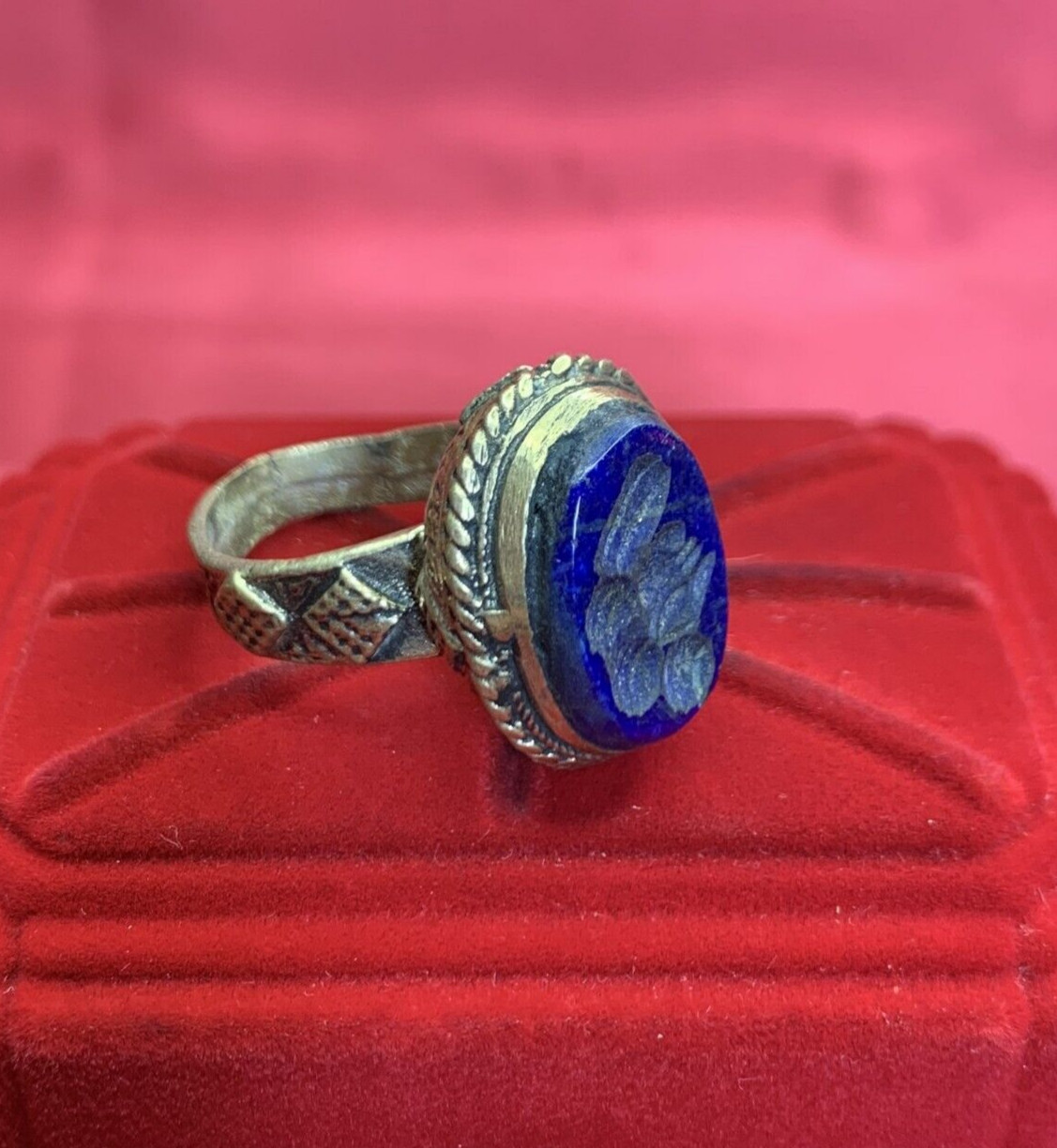 ANTIQUE BLUE INTAGLIO EGYPTIAN KING ENGRAVED BRONZE … - Gem