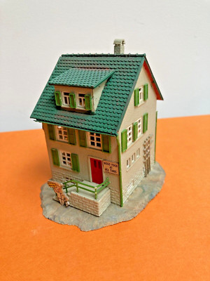 HO Scale European Built STRATFORD INN Two & Half Story Masonry Building ...