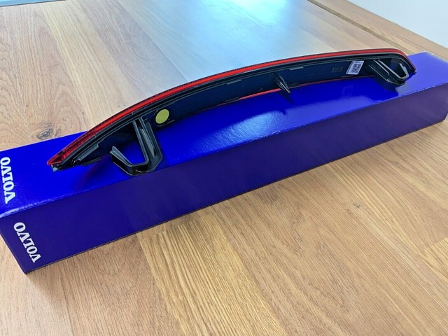 GENUINE VOLVO XC60 LEFT REAR BUMPER REFLECTOR 2017 32293628 for sale ...