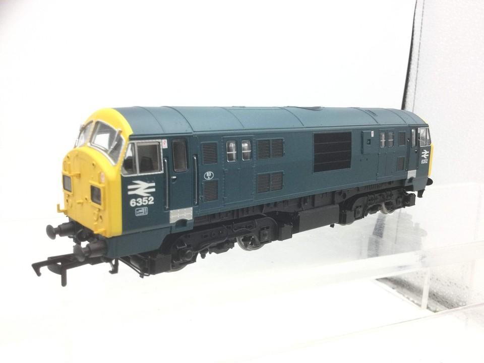 Dapol 4D-012-013 OO Gauge BR Blue Class 22 6352 Full Yellow Panel | eBay UK