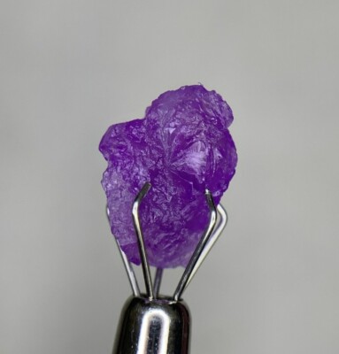 2.7 carat rough Hackmanite from Afghanistan (Strong Tenebrescence) | eBay