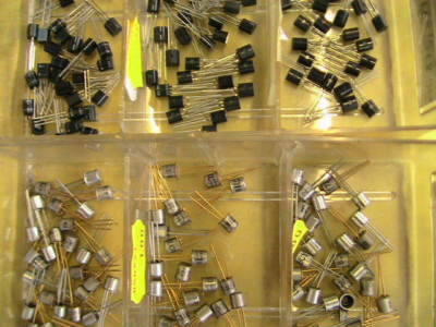 50x TRANSISTOR SORTIMENT BC212 bis BCY79 bunter Mix mit vielen Typen ...
