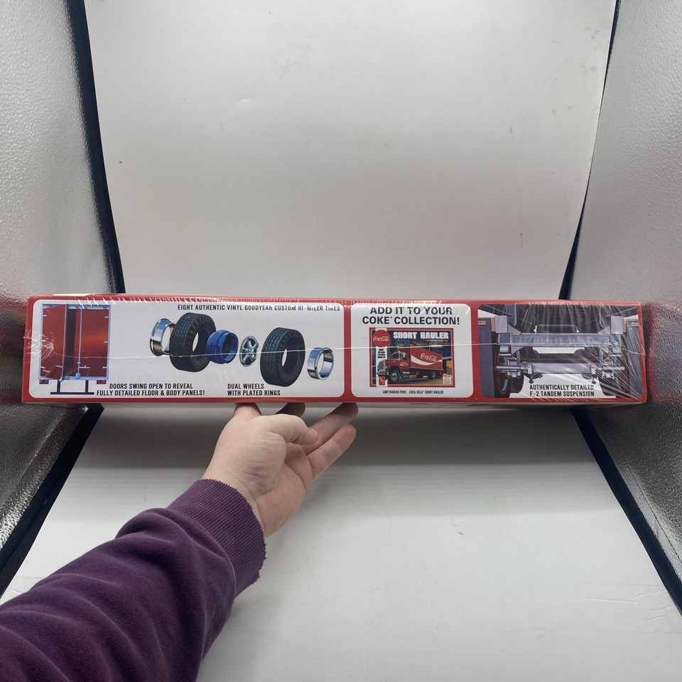 AMT Model FB Beaded Panel Fruehauf Van Tractor Trailer Kit Coca Cola 1/ ...