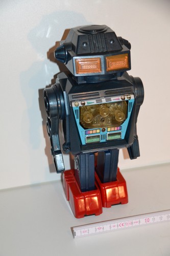 Roboter #21 "Dynamic Fighter smoke Robot"/ Batterie-Action/ J-Toy 70/80 ...