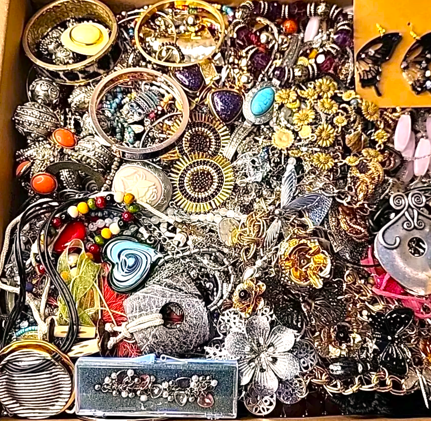 HUGE Jewelry Lot 5 Pounds of FUN Old New Vtg Tangled Junk & Good Mixed ...