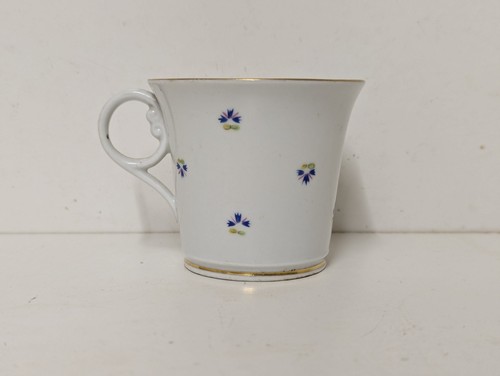Early 18th Century Baden Shape Porcelain Cup, Chamberlains Worcester ...