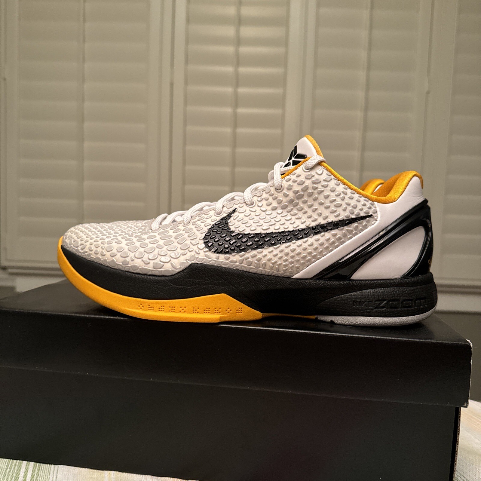Kobe 6 Protro Playoff Pack White Del Sol Size 10 - Gem