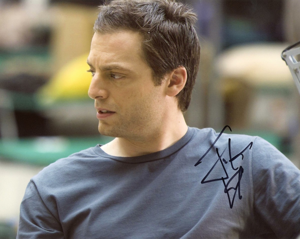 Justin Kirk's Instagram, Twitter & Facebook on IDCrawl