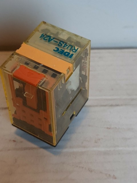 2 x IDEC 24V AC RELAY PART NO. RU4S-A24 and base for sale online | eBay