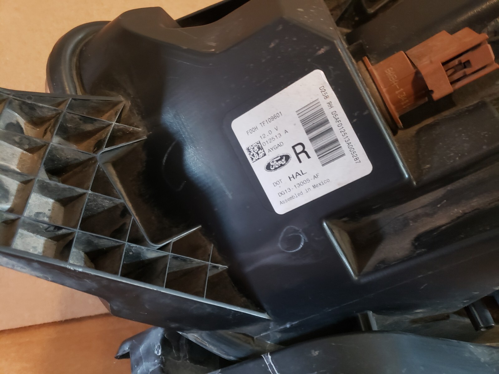 2013-2019 FORD TAURUS FRONT RIGHT RH SIDE HALOGEN HEADLIGHT HEADLAMP ...