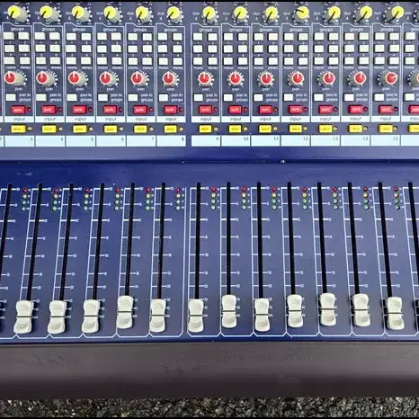 Midas Venice F32 32-Channel Mixer - Used | eBay