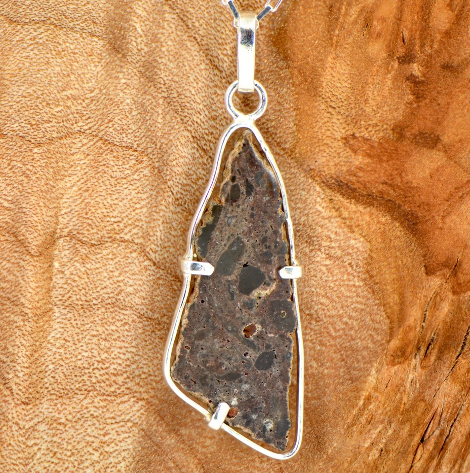 TISSERLITINE Raw Collection - Lunar Meteorite Necklace - TOP METEORITE ...
