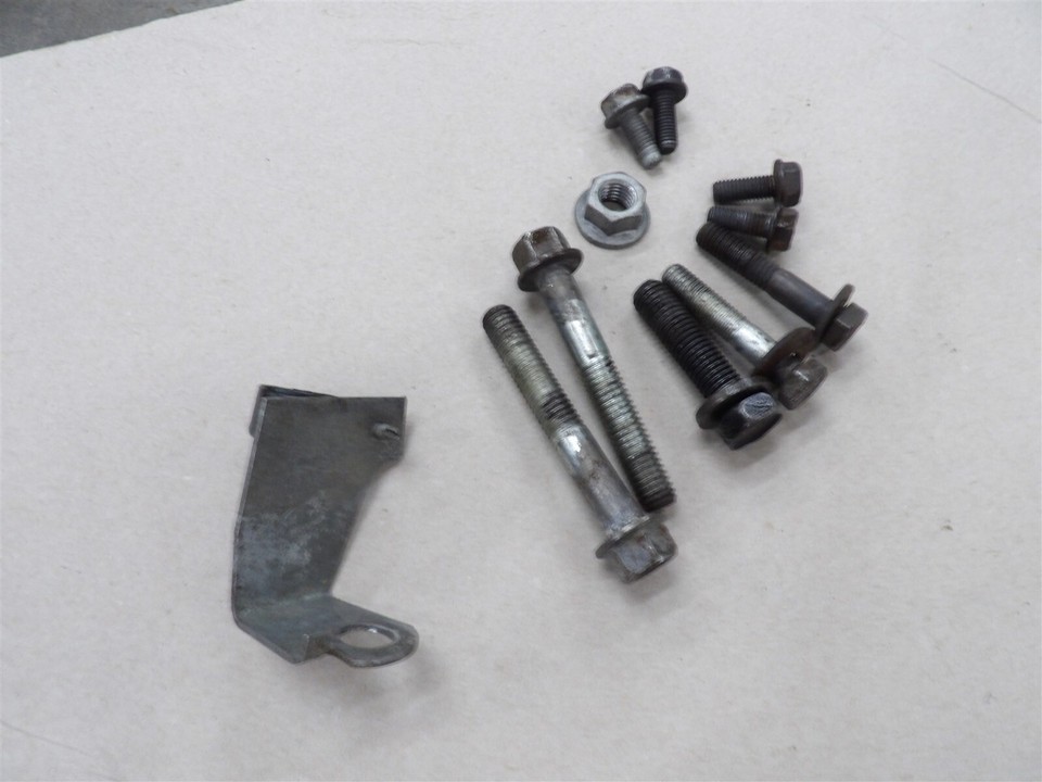 Incomplete Bolt Set Engine Transmission AW4 Auto Bell Housing 4.0L Jeep ...