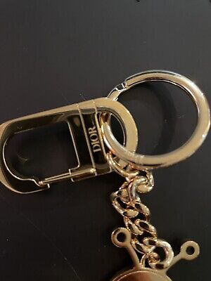 DIOR X KAWS BEE KEYCHAIN | eBay DIOR X KAWS BEE KEYCHAIN | eBay