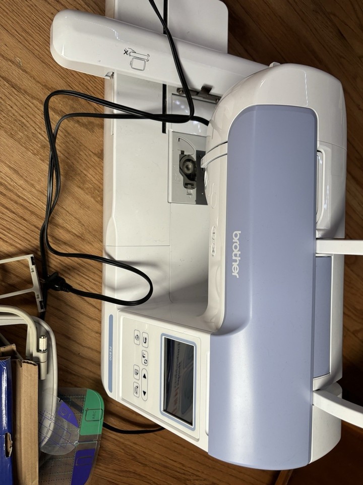 (Free stuff)BROTHER PE800 5x7" Embroidery Machine with Large Color ...
