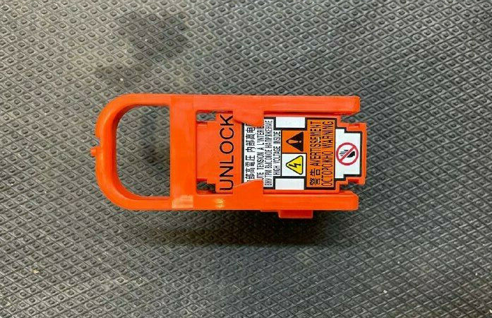 Toyota Lexus IS III 300h Hybrid Battery Grip Service Plug Switch OEM ...