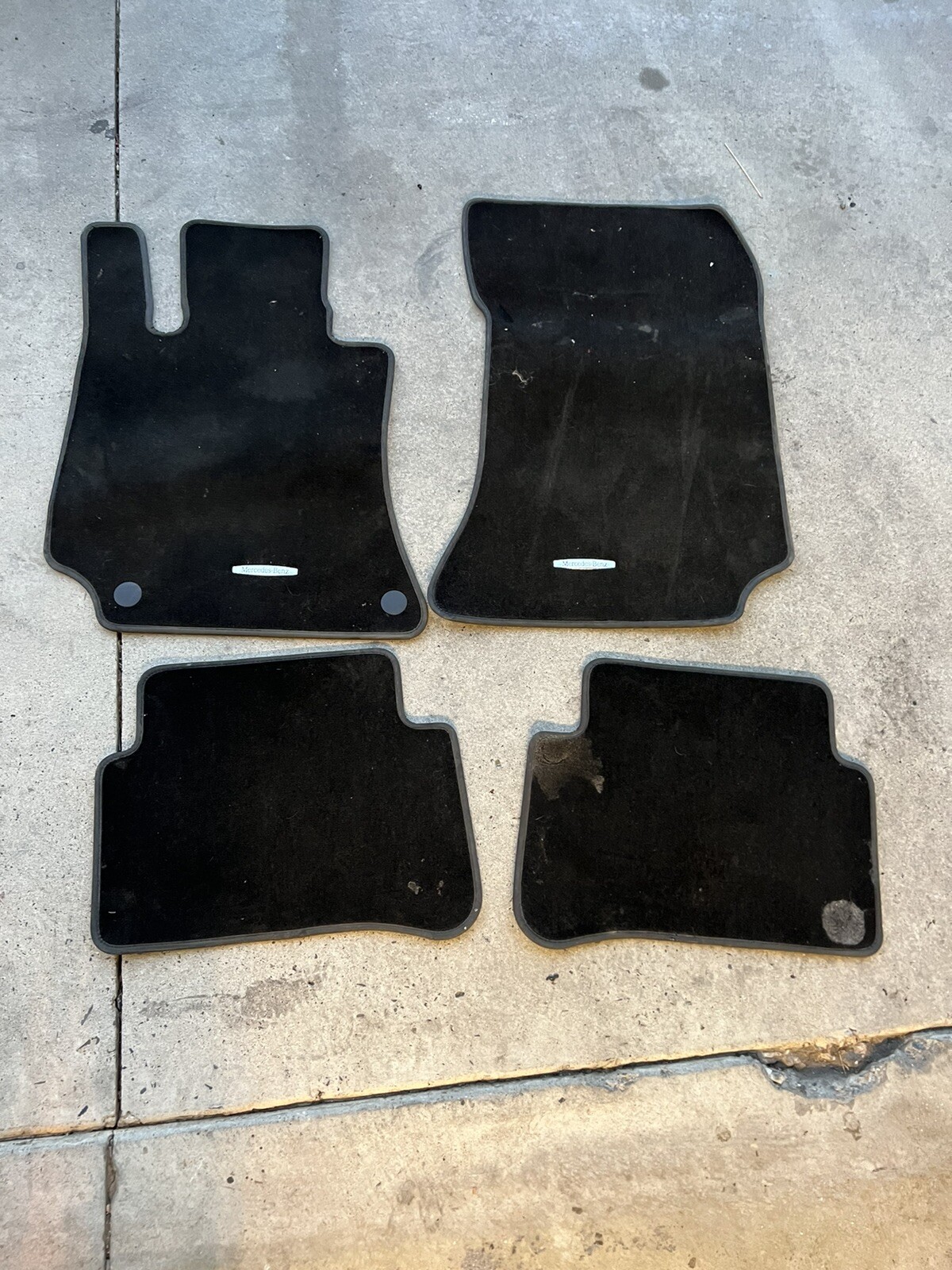 FLOOR MAT MATS SET BLACK COLOR OEM 97K OEM 10-16 MERCEDES E350 E550 E63 ...