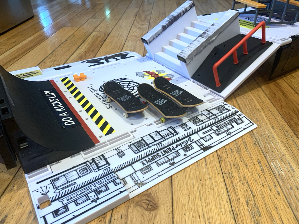 Tech Deck Transforming Skate Park The Berrics Skateboard X-Connect Park ...