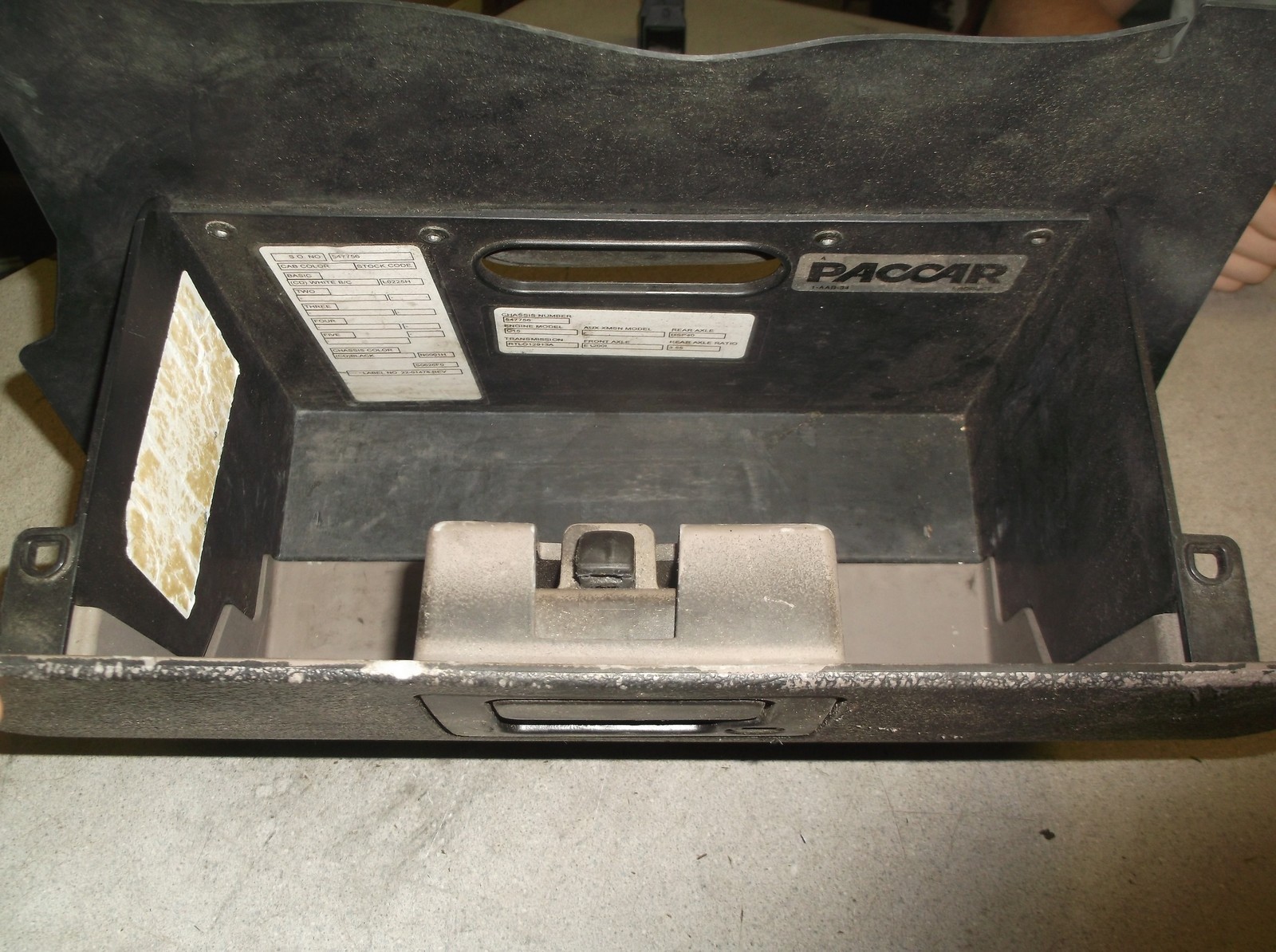 Paccar Freightliner Glove Box 547756 16-09171 22-02007 *FREE SHIPPING ...