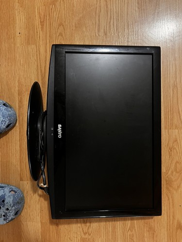 Sanyo DP19640 19" 720p HD LCD Television TESTED & WORKS GREAT! W/Stand ...