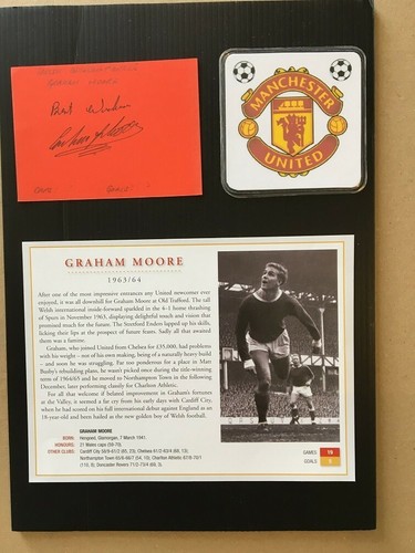 Signed card & unsigned picture of GRAHAM MOORE the MANCHESTER UTD ...