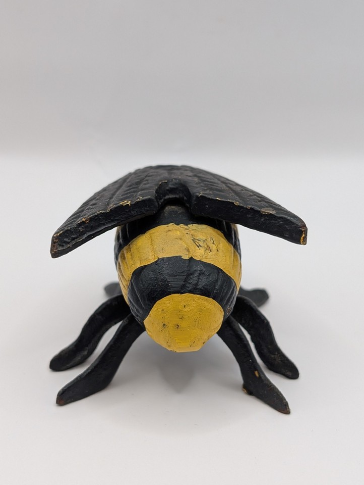 Vintage Cast Iron Bumble Bee Paperweight Figurine Garden Patio Decor ...
